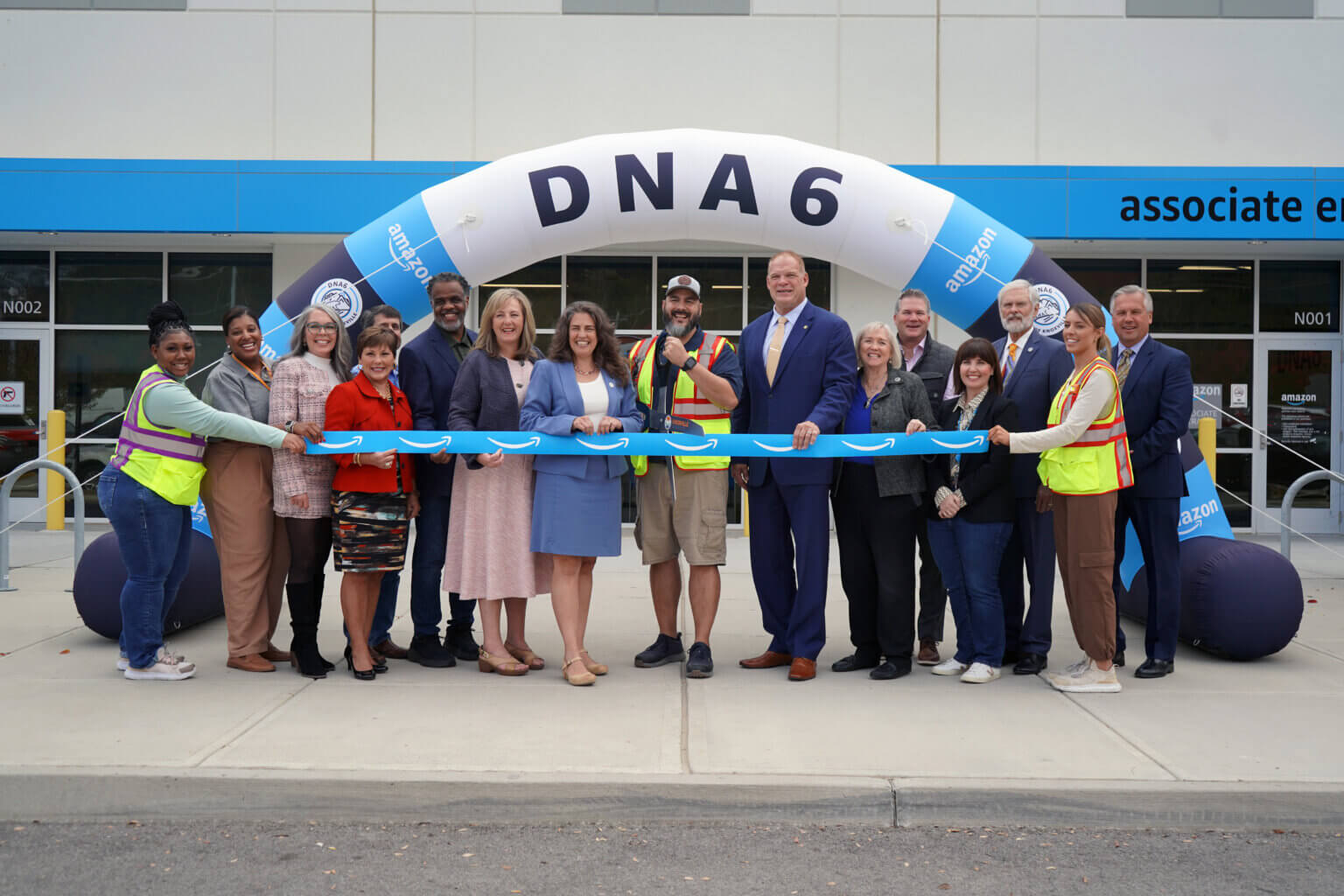 Amazon Unveils DNA6 Delivery Station in Knoxville | Knoxville Chamber®